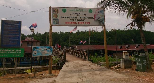 Restoran Terapung Bujang Firefly - goJohor